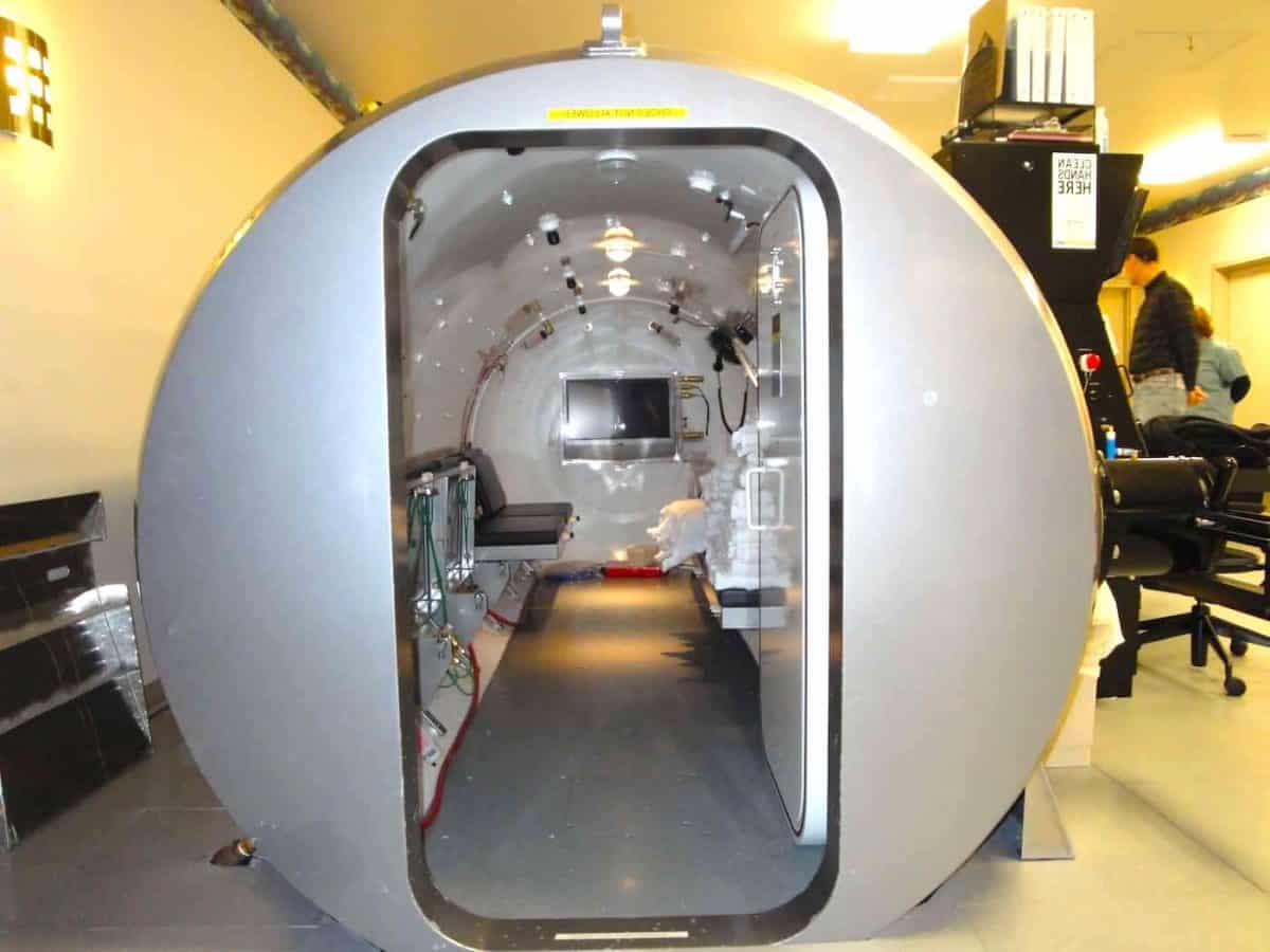 Oxygen Therapy - Hyperbaric Oxygen Therapy Chamber